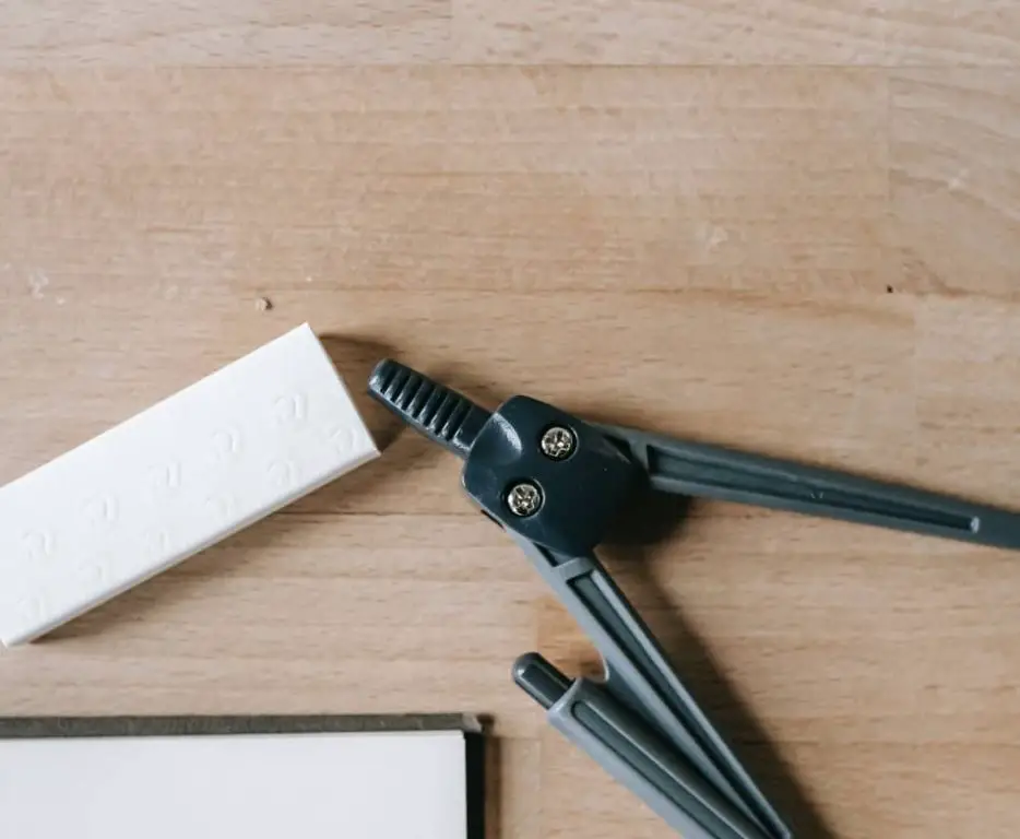 4 Best Wing Dividers For Leather (Plus How To Pick!) – FavoredLeather