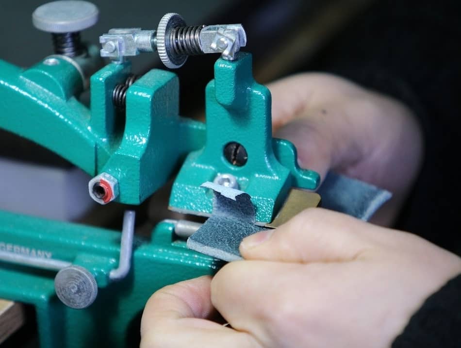 What is a Leather Skiving Machine? Here’s All You Need to Know ...